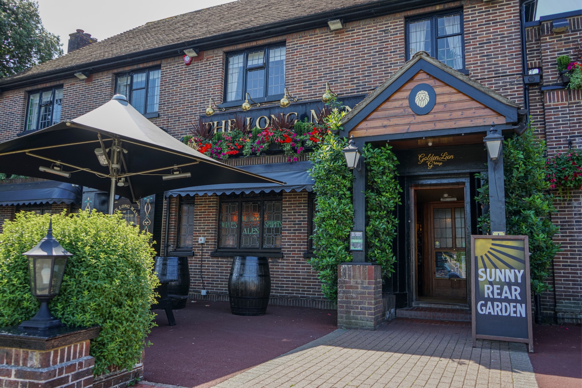 The Longman Pub | Patcham | Local Pub | Thia Food